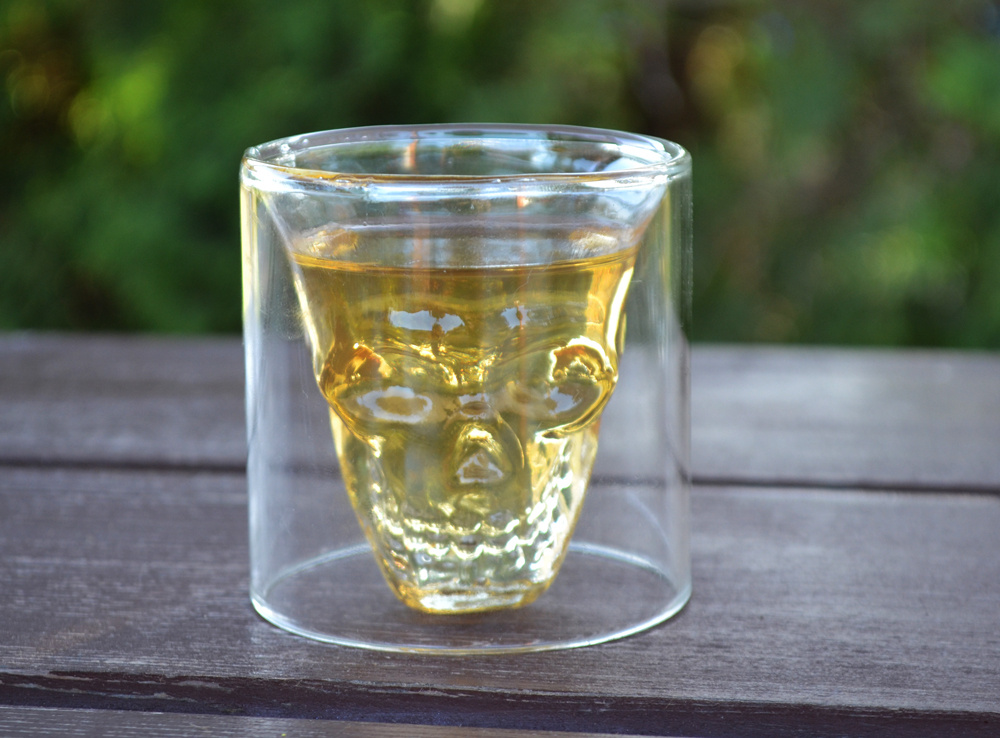 Skleněný panák - Lebka